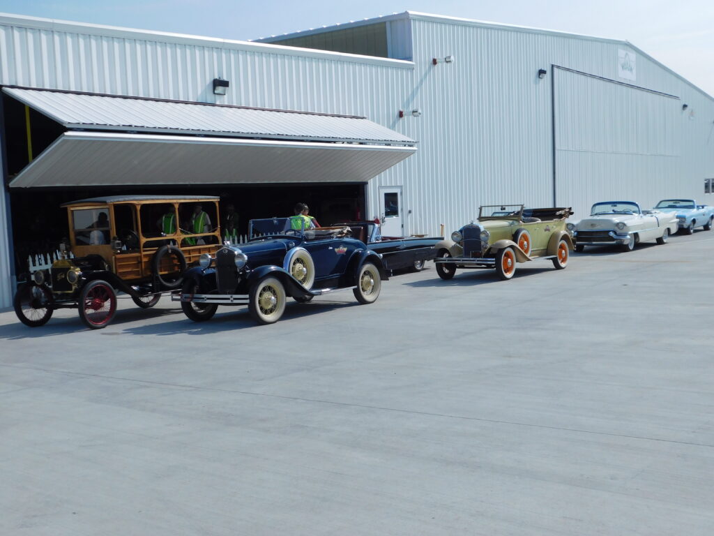 Western Antique Aeroplane and Automobile Museum (WAAAM), Hood River ...