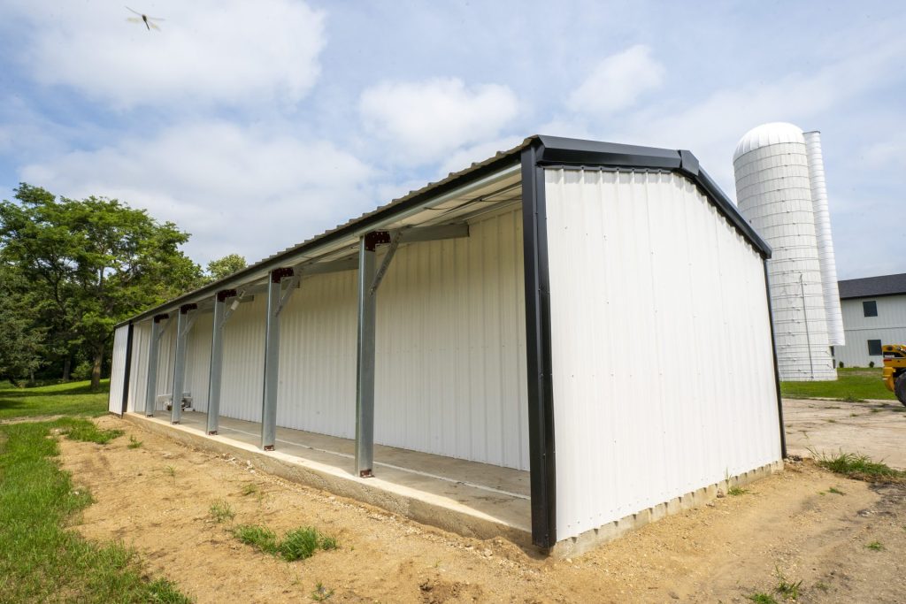 How Bravo Zulu House and Partners Built a Home for Healing - Metal ...